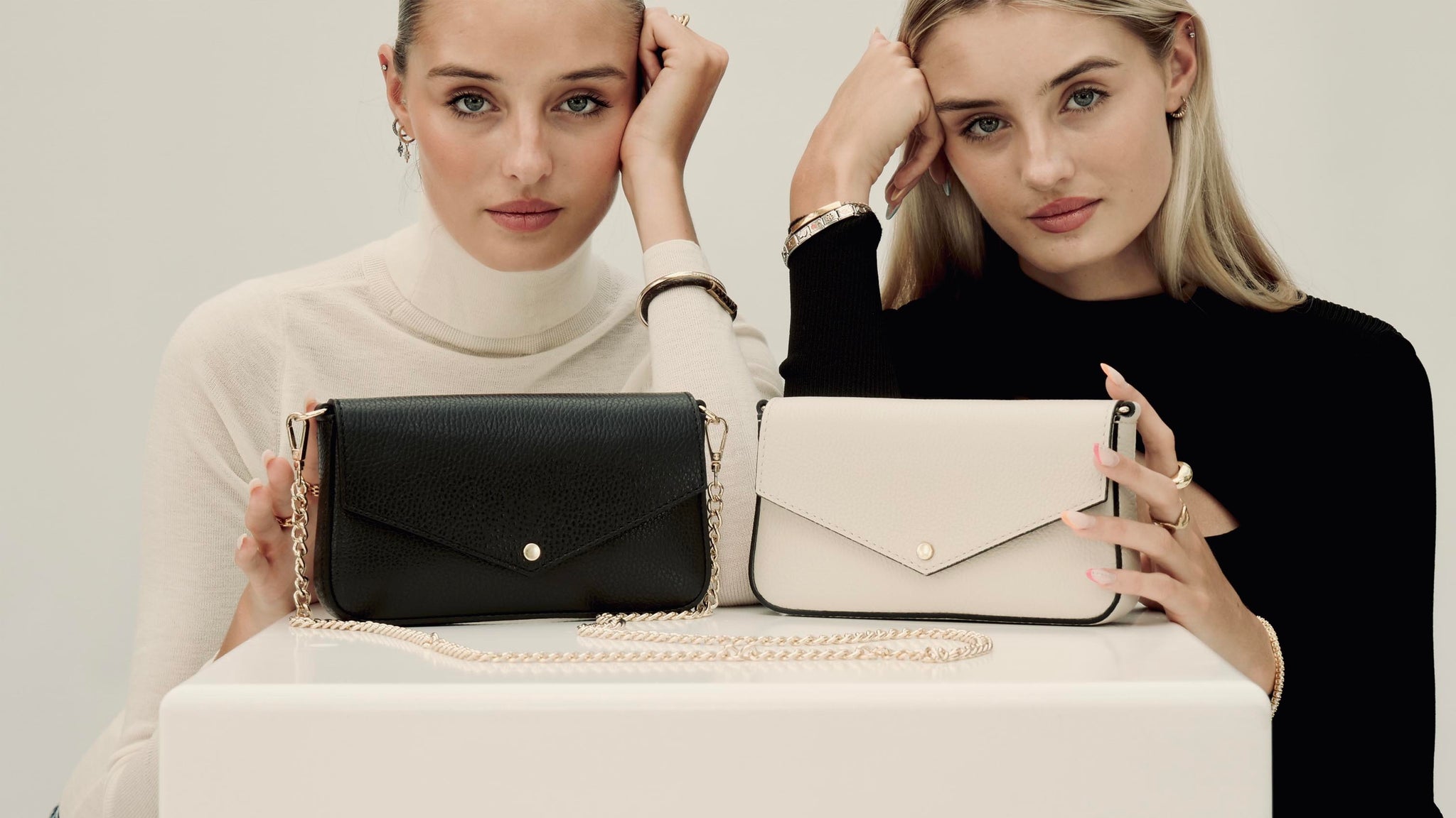 CLUTCH BAGS